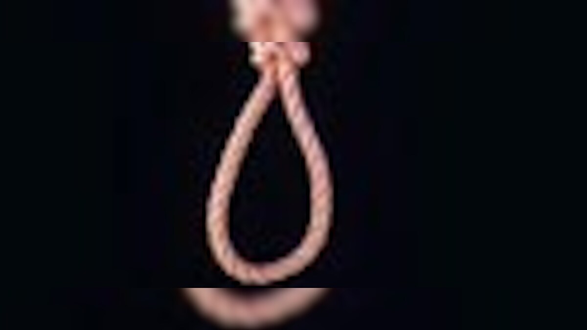 Pregnant woman gives birth while hanging - News18