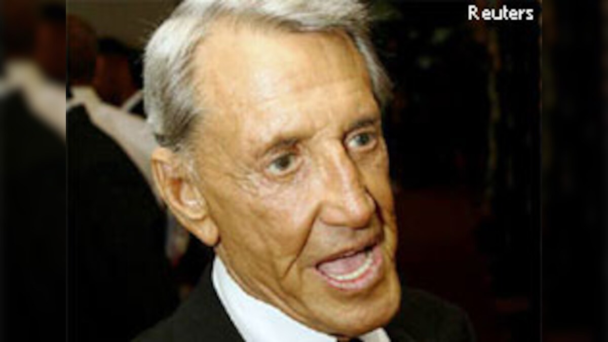 Jaws hero Roy Scheider dead - News18