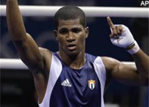 Cuban boxers close in on historic eight golds