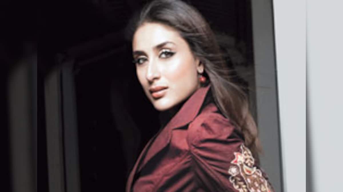Bebo celebrates her b'day in Kargil - News18
