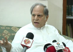 PM seeks end to Antulay row; BJP not over yet - News18