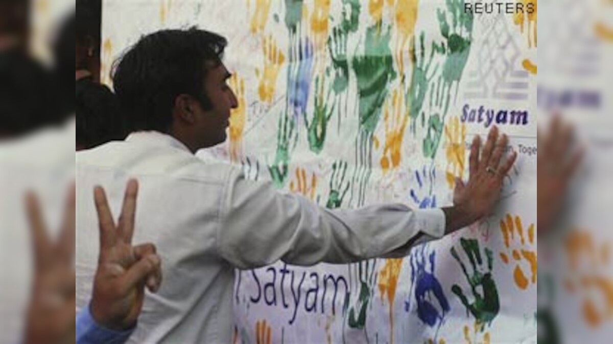 Govt orders probe into Satyam scam - News18