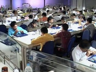 Lay-offs backfire, dearth of workers in diamond market - News18