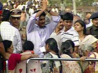 YSR cabinet takes oath with Rosaiah as caretaker CM - News18