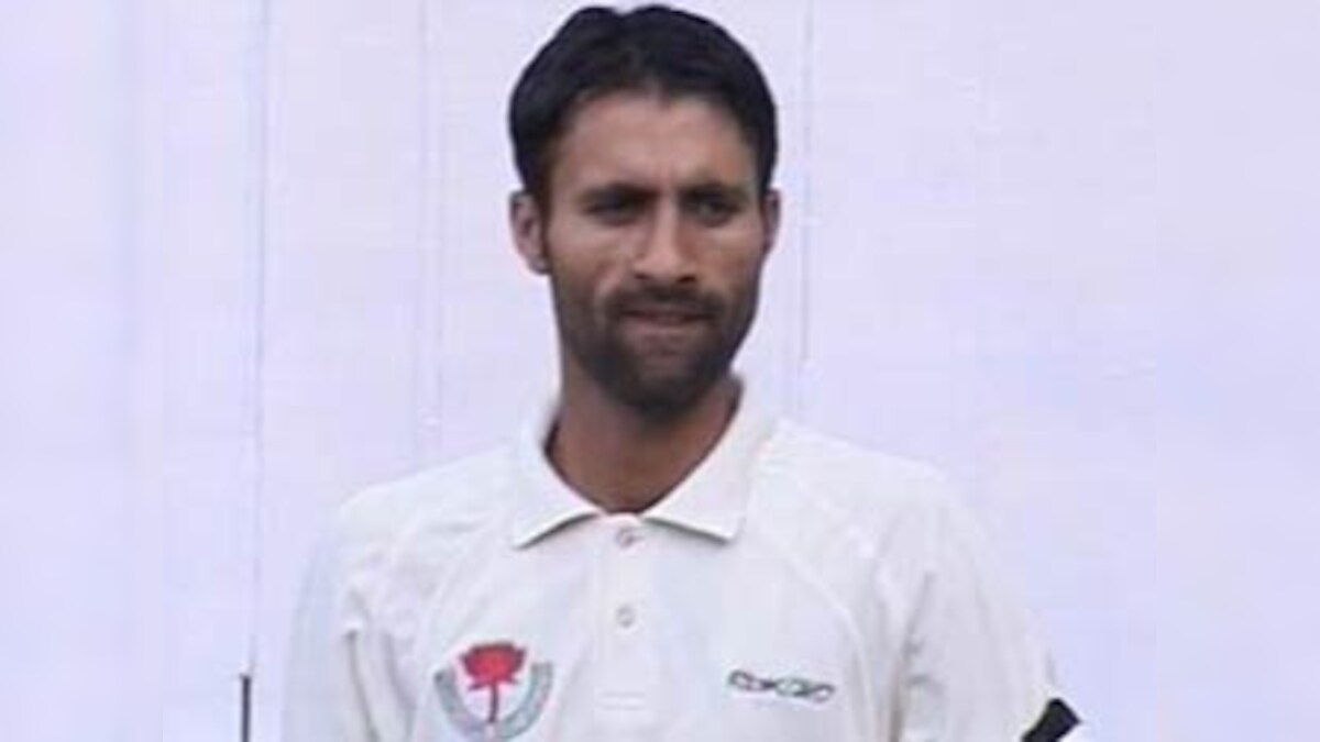 Not all Kashmiri Muslim youth are terrorists: Pervez - News18