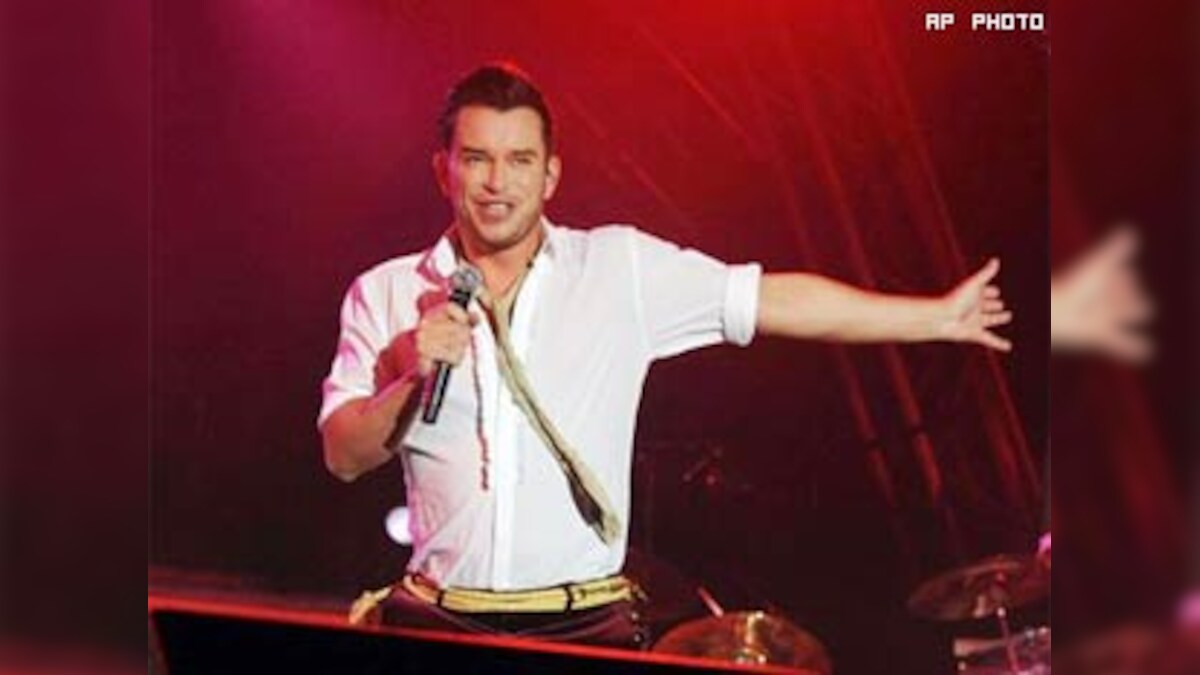 Boyzone singer Stephen Gately dies at 33