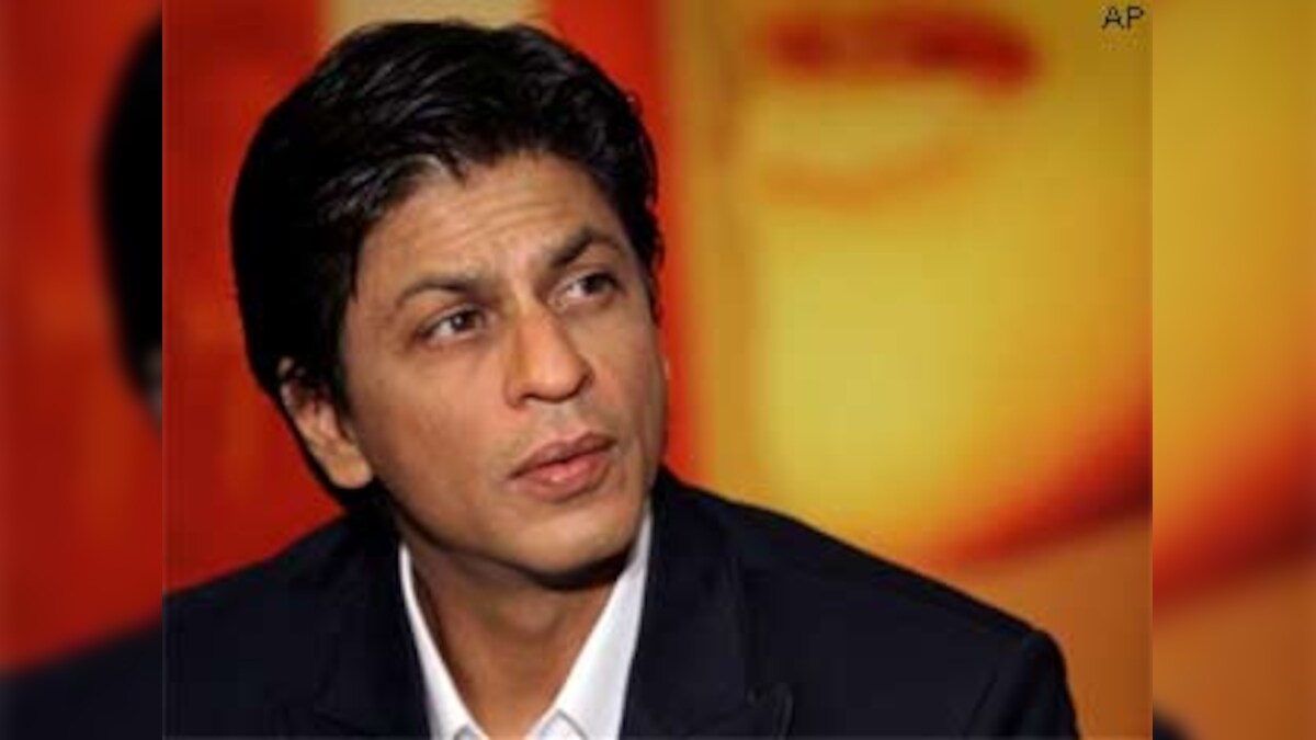 SRK gives tips for six-pack abs