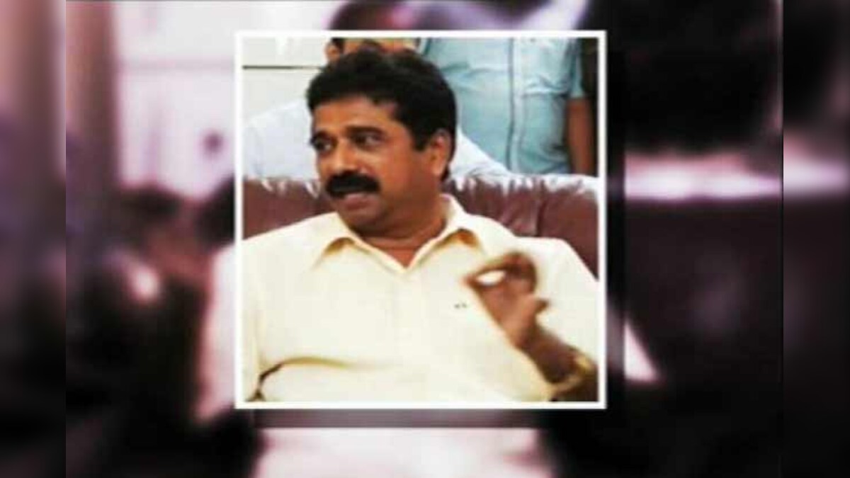 Halappa's supporters attack media personnel - News18