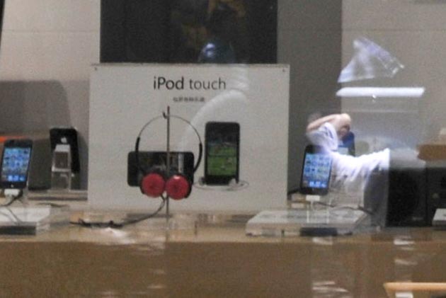 Inside a fake Apple Store in China