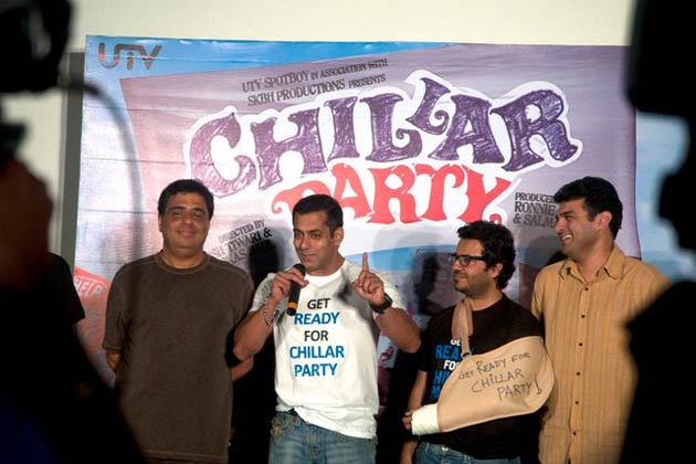 Meet the 'Chillar Party': Salman drops his shirt in cameo role - News18