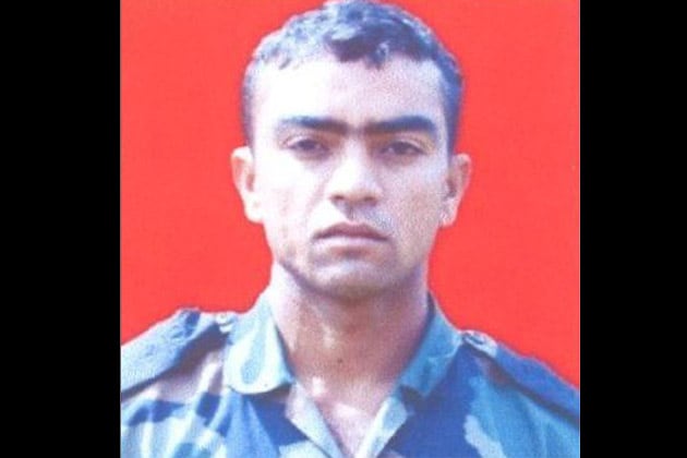 Young Army officer gets Ashok Chakra posthumously - News18