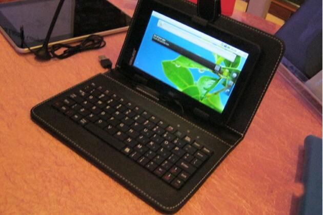 The Rs 2,999 Datawind UbiSlate tablet - Photogallery