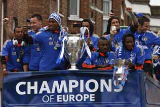 In pics: Chelsea's victory parade - News18