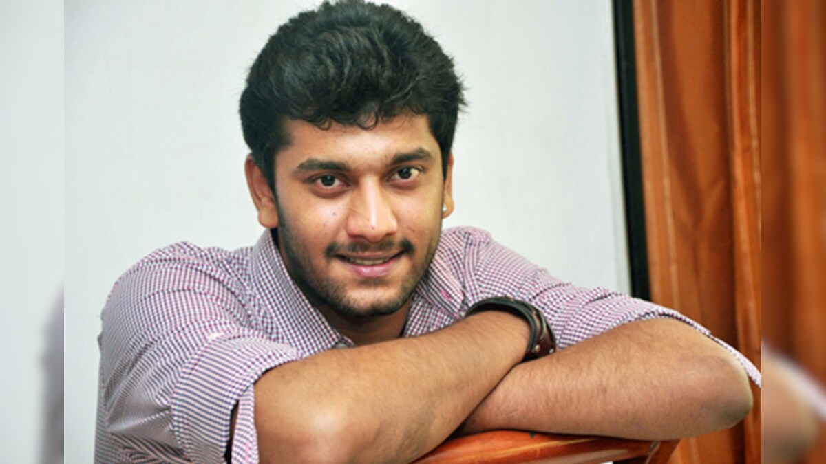 Tamil Actor Arulnidhi blows candle on his birthday - News18