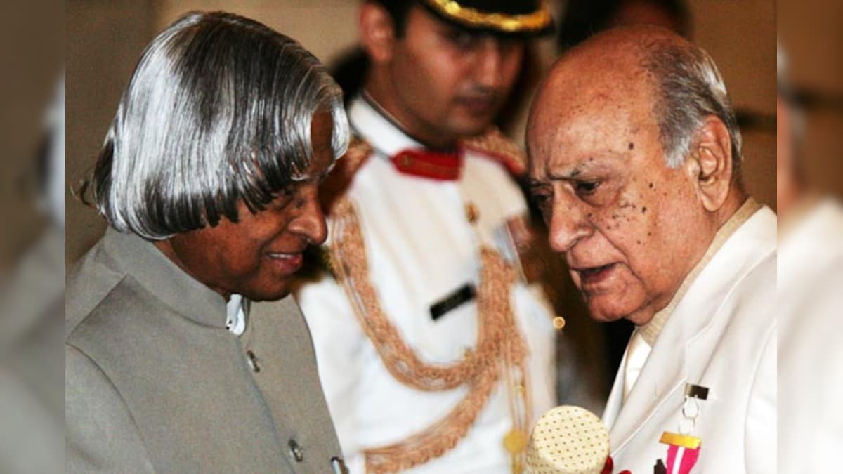 AK Hangal: 10 film scenes to remember him by