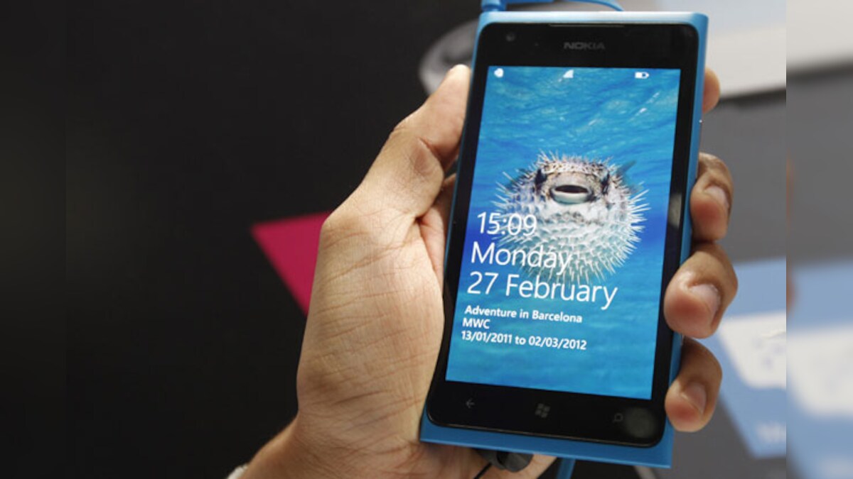 Nokia gains on Samsung's loss