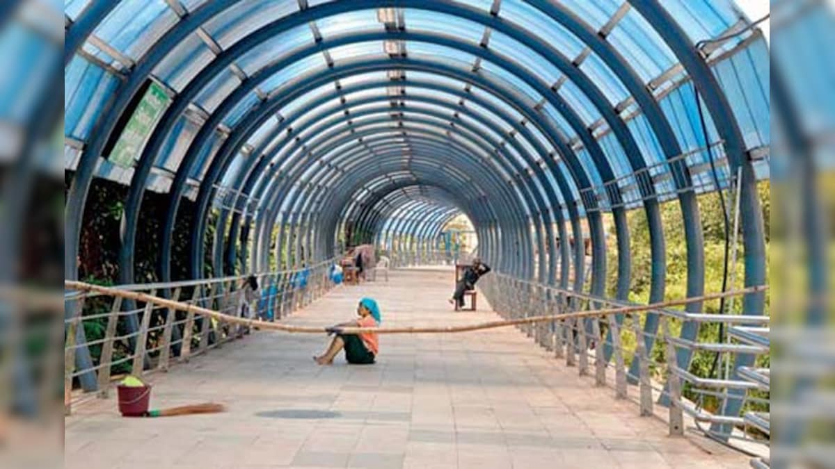 Mumbai: Commuters 'skywalk' to Andheri station on I-Day - News18