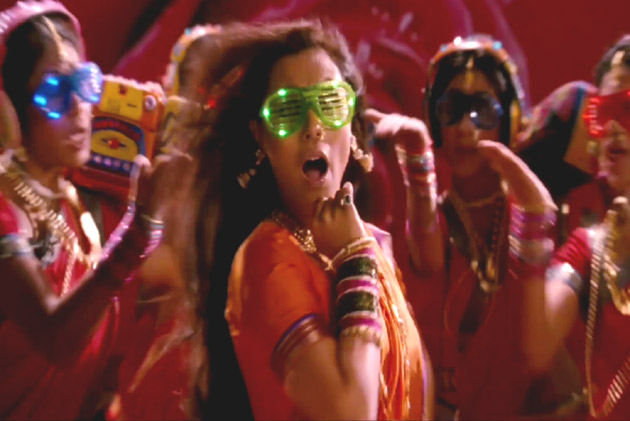 'Aiyyaa' new stills: Cheeky Rani Mukerji dreams of an Oscar - News18