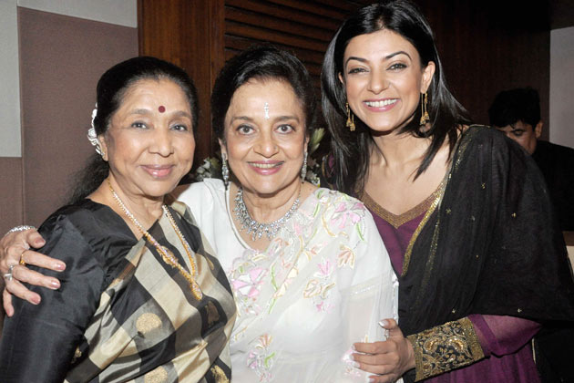 Bollywood biggies attend Asha Parekh's 70th birthday bash - News18