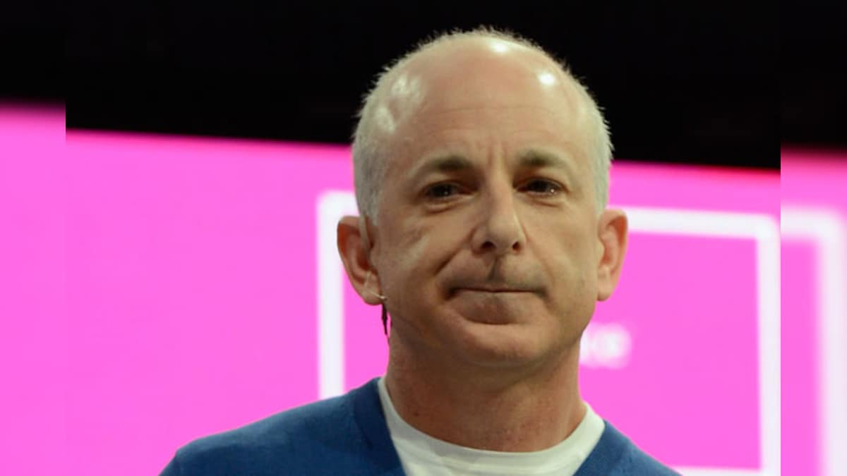 Windows chief Steven Sinofsky leaves in power struggle