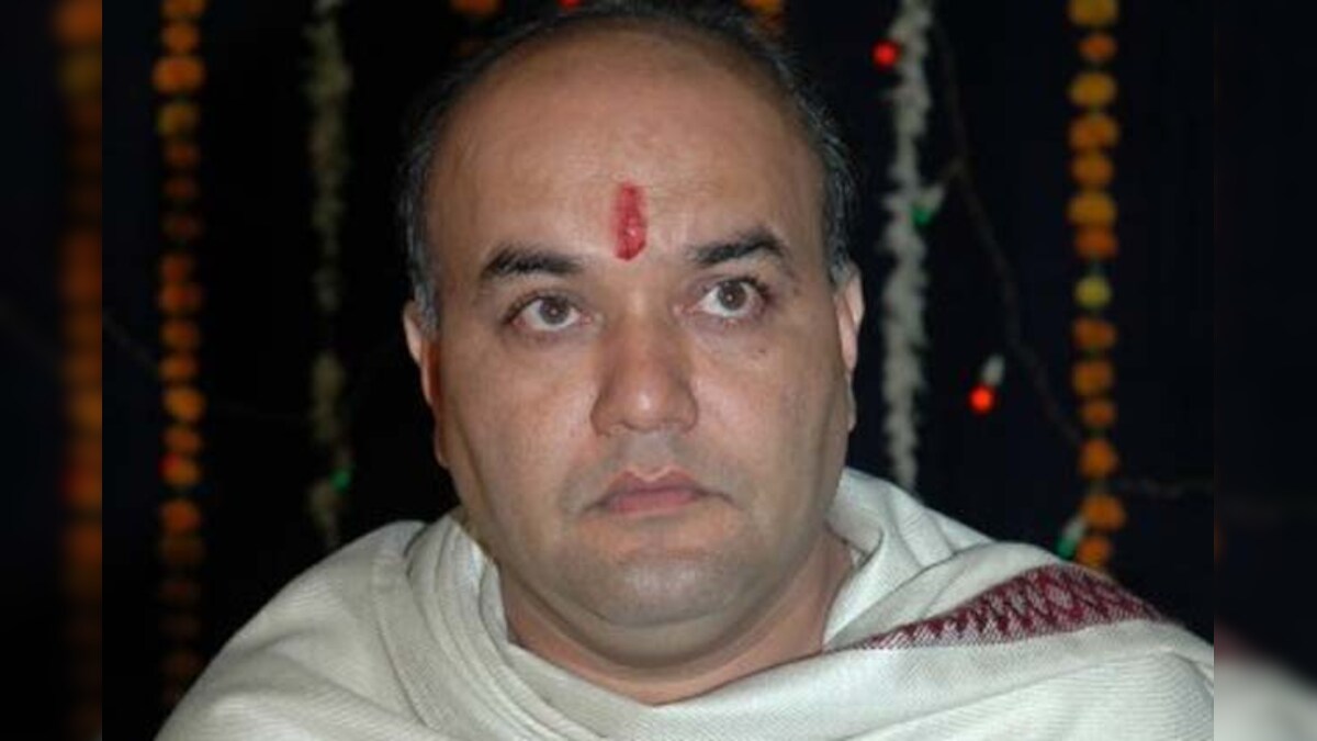 Marathi actors Abhyankar, Pendse die in accident - News18