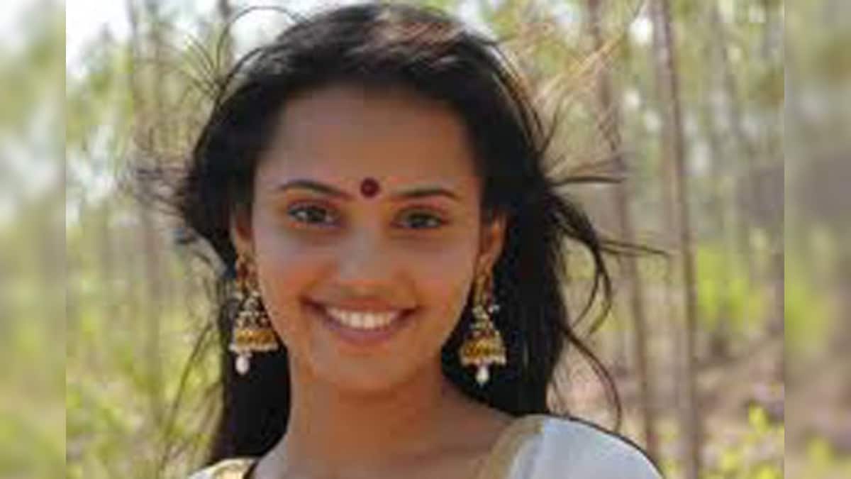 Tamil movie 'Azhagan Azhagi' to star 34 debutants? - News18