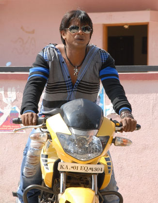 Kannada Friday: Aindrita, Vijay pair up for 'Rajani Kantha' - News18