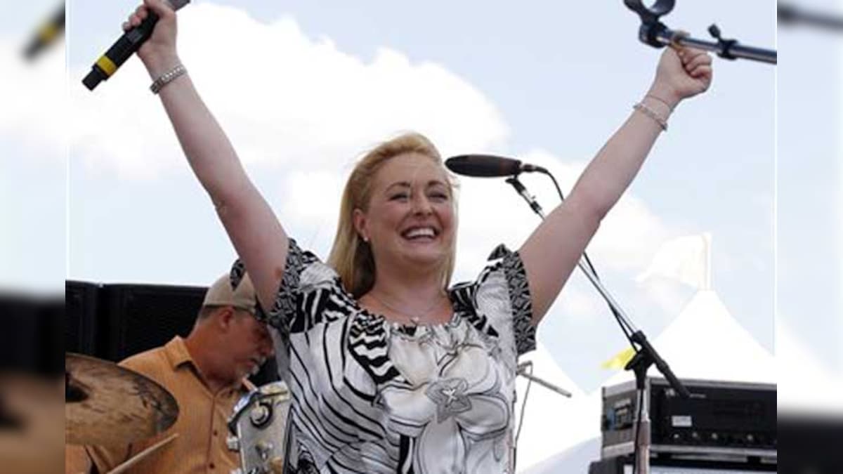 Singer Mindy McCready dies in apparent suicide - News18