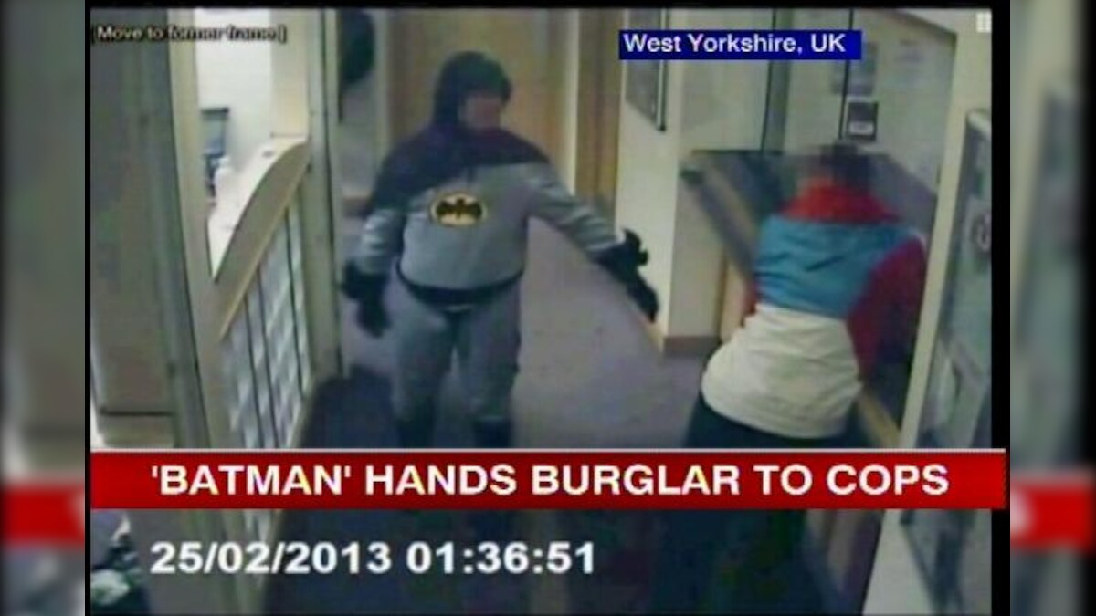 UK: Man dressed as Batman hands suspect over to police - News18