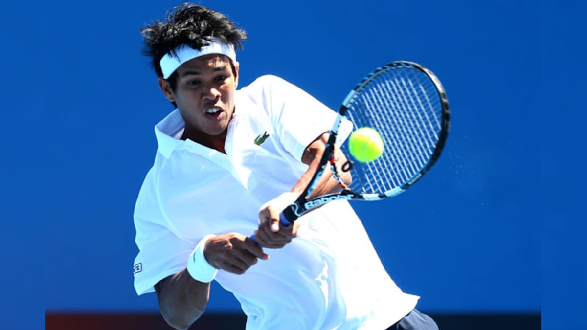 Somdev up against Federer at French Open today - News18