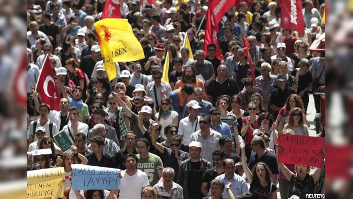 Thousands of Turks defy Erdogan as protests rumble on