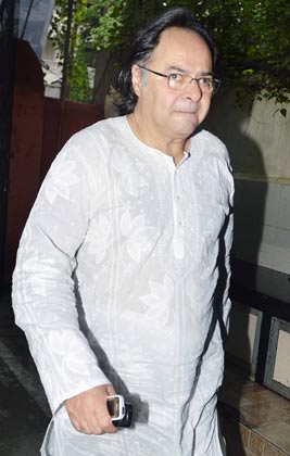 Anil Kapoor, Raveena Tandon and others pay their condolence at Jagdish ...