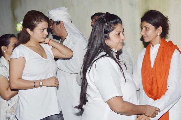 Anil Kapoor, Raveena Tandon and others pay their condolence at Jagdish ...