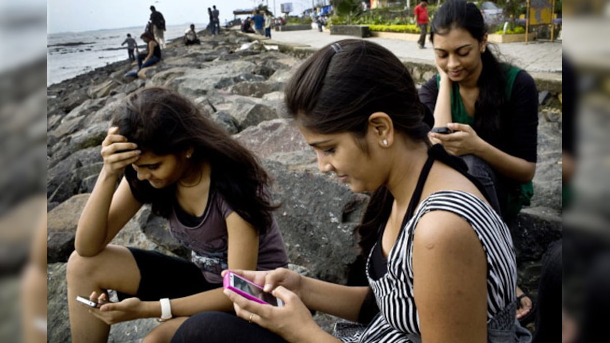 Mobile manners: 11 dos and don'ts for cellphone users - News18