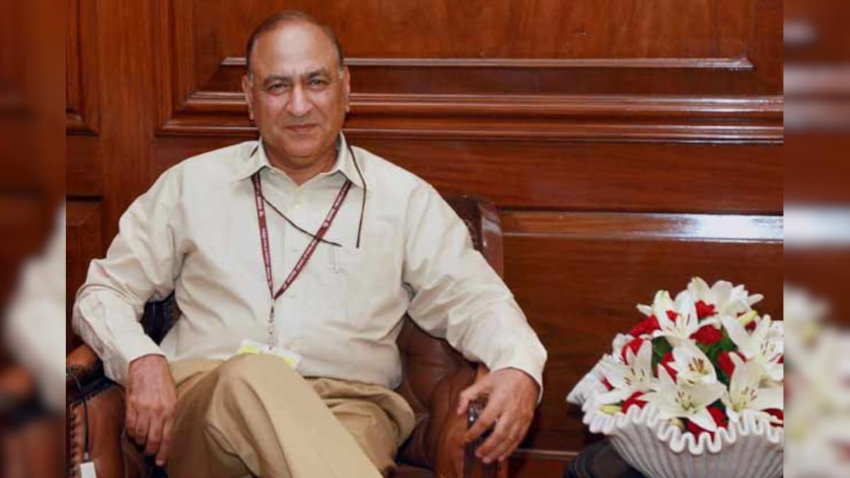 Union Home Secretary reviews border situation along IB posts - News18