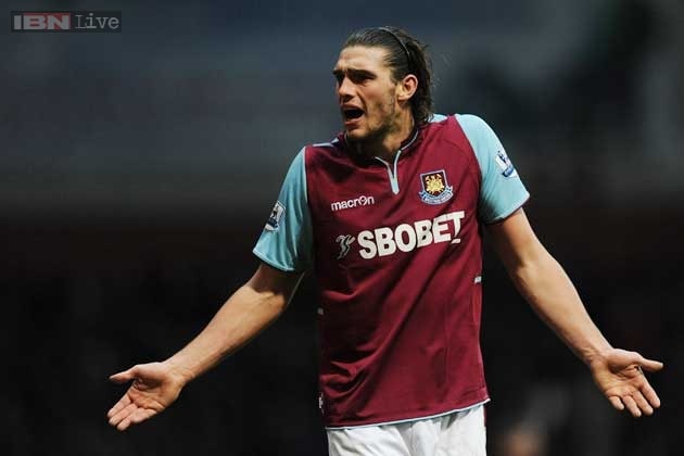 West Ham striker Andy Carroll suffers new foot injury