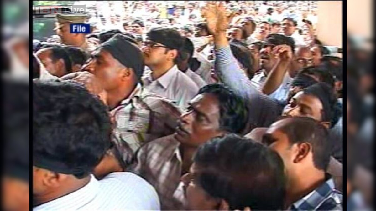 Seemandhra bandh by united Andhra Pradesh groups hits people hard - News18