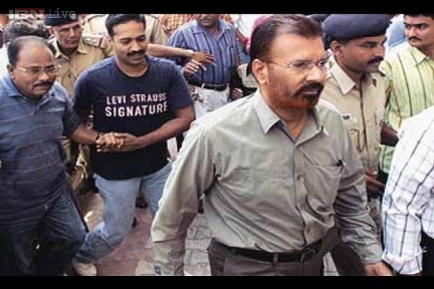 Gujarat IPS officer Vanzara accused in fake encounter cases quits - News18