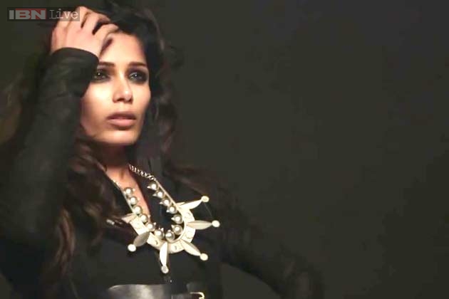 Freida Pinto's sensual photoshoot for Vogue magazine