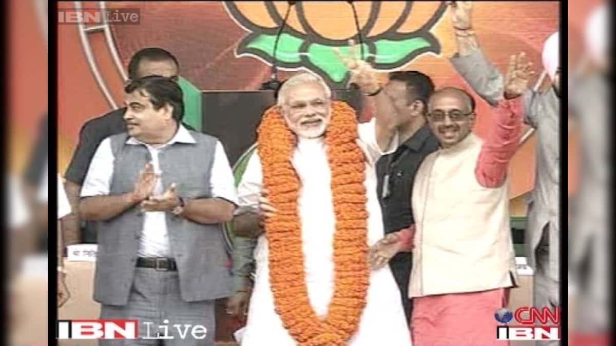 Congress moves EC over Modi's 'khooni panja' barb