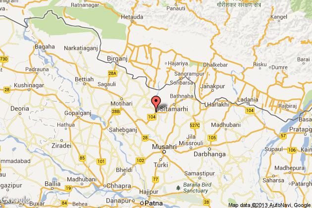 Sheohar: Maoists torch vehicles and houses at bridge construction site