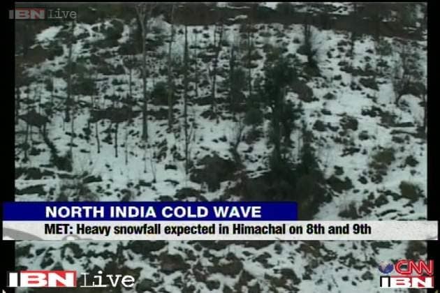 No respite from cold in North India, heavy snowfall warning in HP - News18