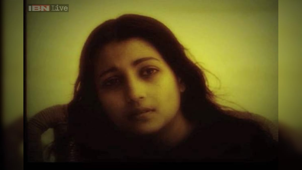 When Suchitra Sen tore off Soumitra Chatterjee's vest - News18