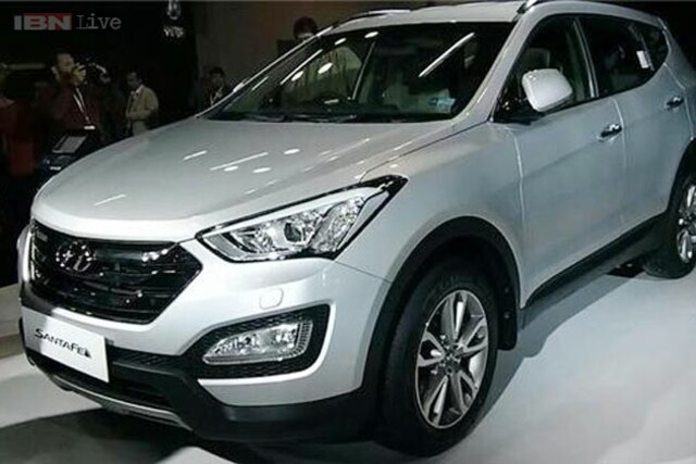 Auto Expo 2014: Hyundai launches the 3rd generation Santa Fe SUV - News18
