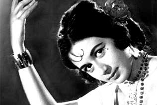 Remembering Nanda (1939-2014): The actress' most memorable films - News18