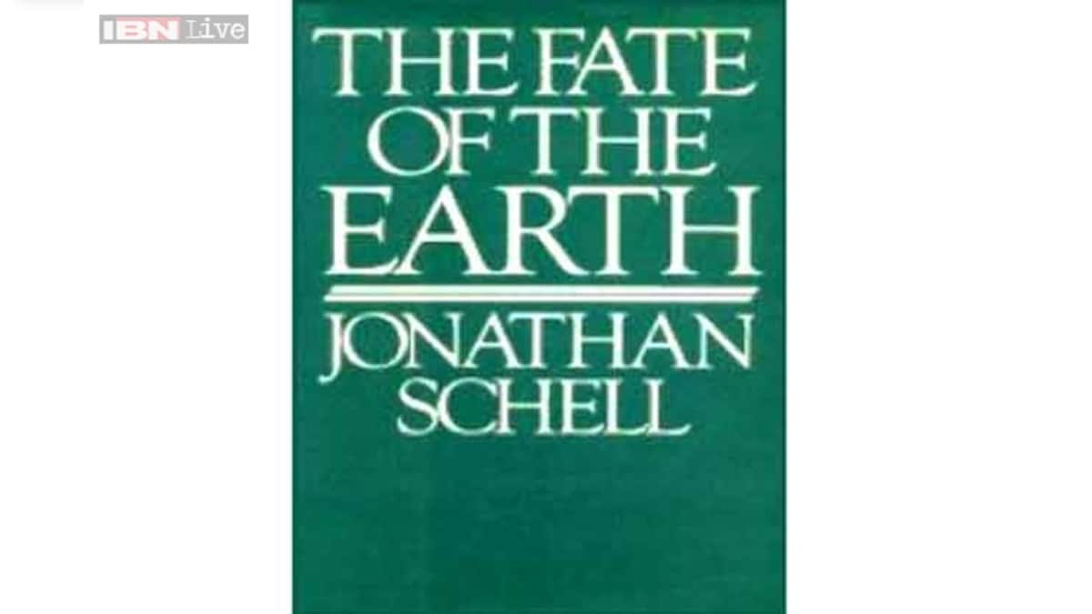 US: Anti-war activist, author Jonathan Schell dies at 70