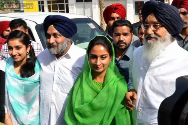 In pics: Leaders casting their vote in phase 7 of LS polls - News18