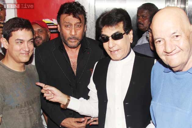 Jackie Shroff's family comes together for the trailer launch of son ...