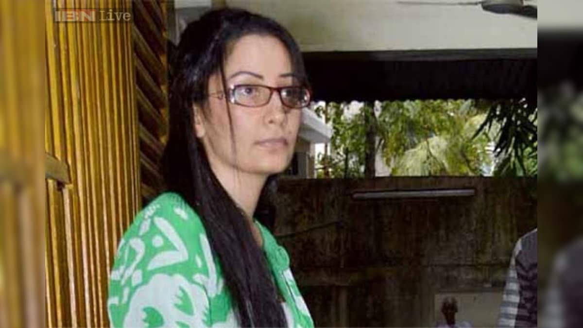 Maanayata Dutt supports Trishala's hair extension line