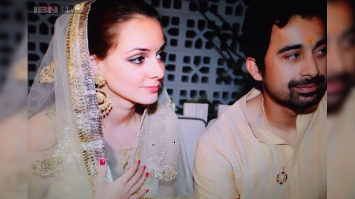 Snapshot: VJ Rannvijay Singha ties the knot with Priyanka Vohra - News18